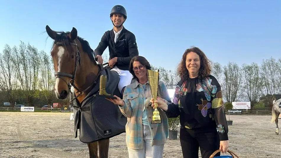 Kyle Cuypers springt naar de overwinning in de Grote Prijs van de ...