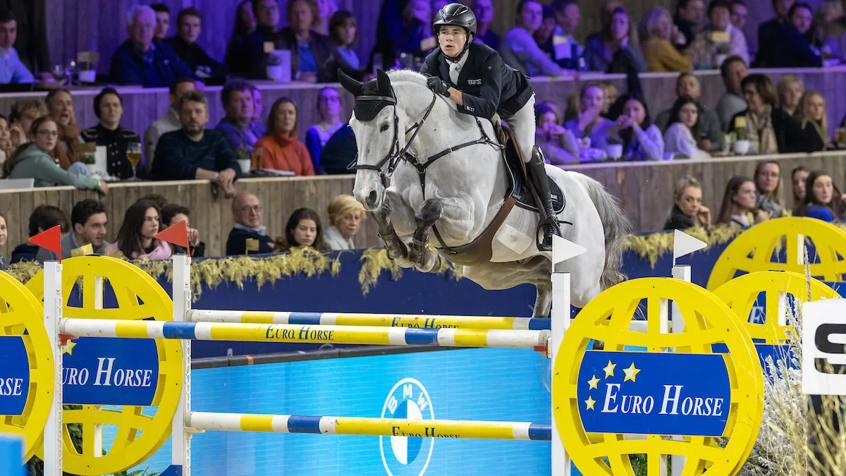 Thibeau Spits en King Van Essene schitteren in de Grote Prijs van Abu Dhabi