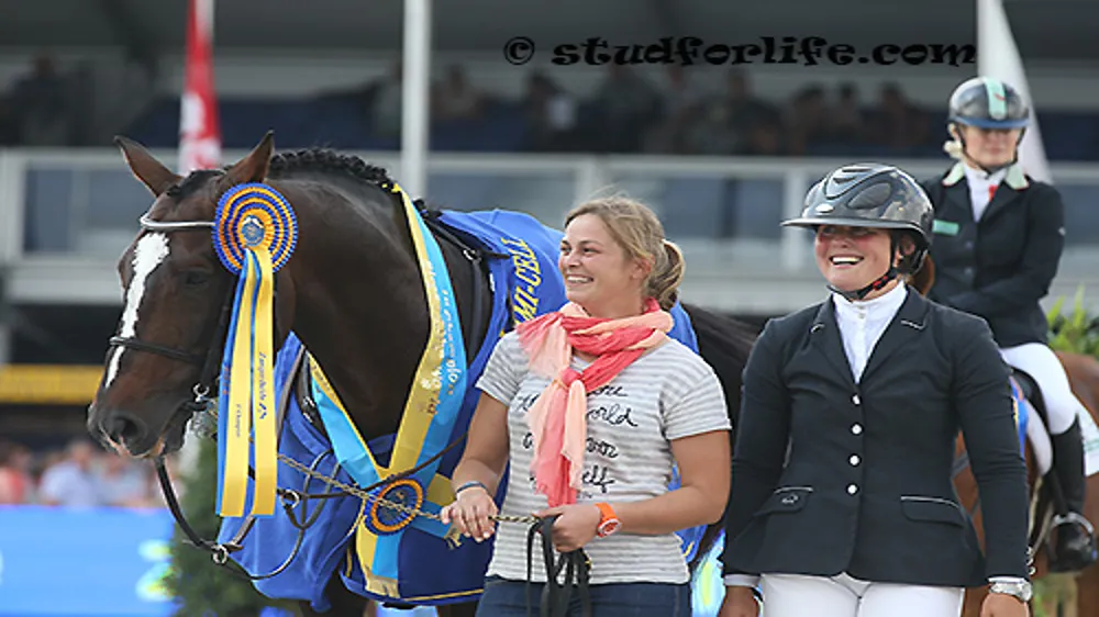 Karline de Brabander & Fantomas de Muze sur leur nuage.